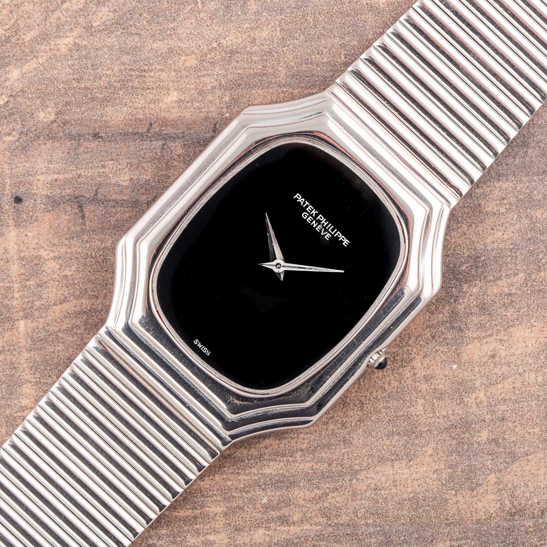 Caso Watches | “BAT” WRISTWATCH REF. 3629 ONYX DIAL - Caso Watches